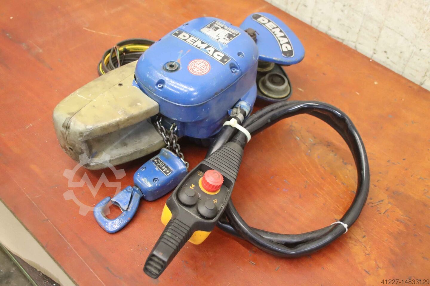 🏷️ Demag PK1N - used Chain hoist with chassis 250 kg for sale