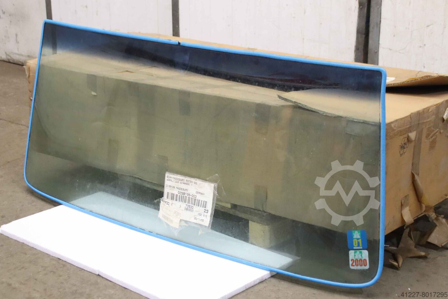 🏷️ Scania 590657 - used Windscreen for sale on Used-Machines.com ⚙️