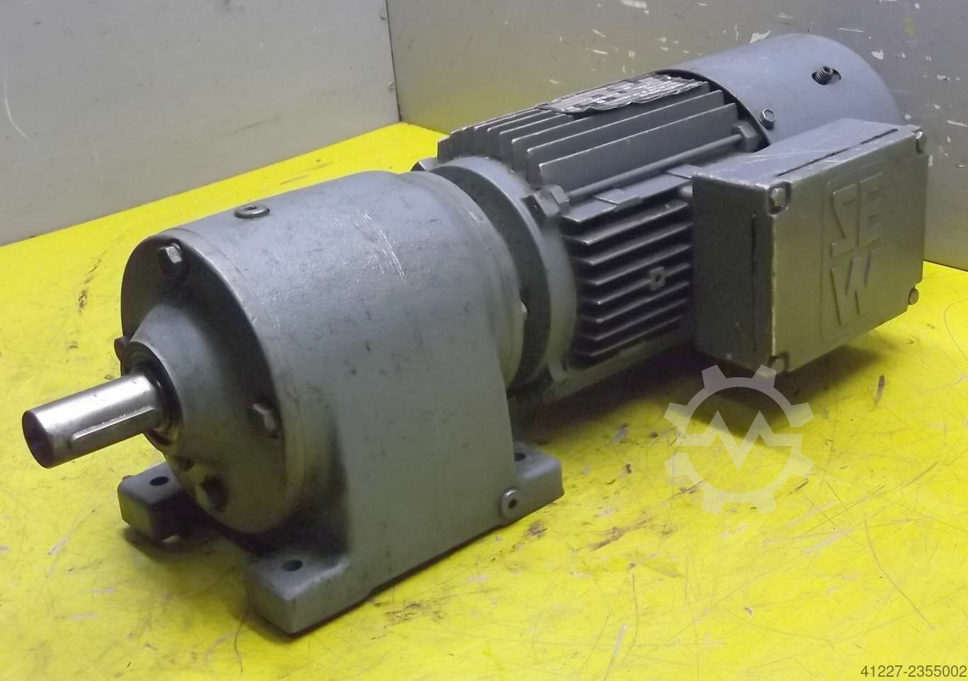 SEW-EURODRIVE R40DT80K4BM/HF - used Gear motor 0.55 kW 112 rpm for sale