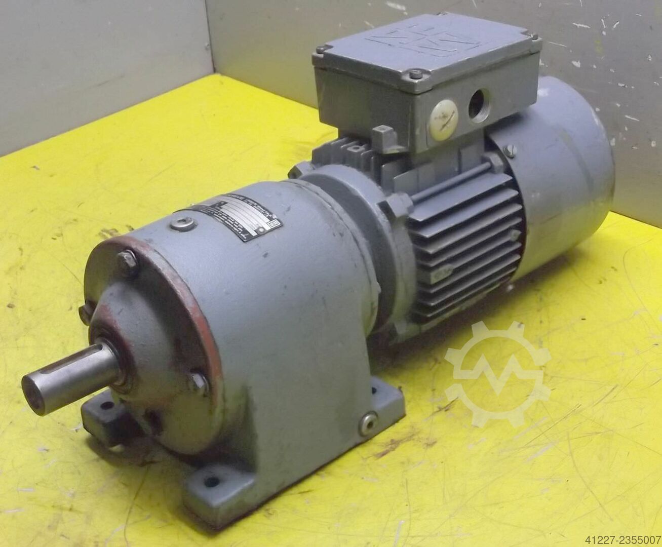 🏷️ SEW-EURODRIVE DFT71C4BA - used Gear motor 0.25 kW 73 rpm for sale on ...