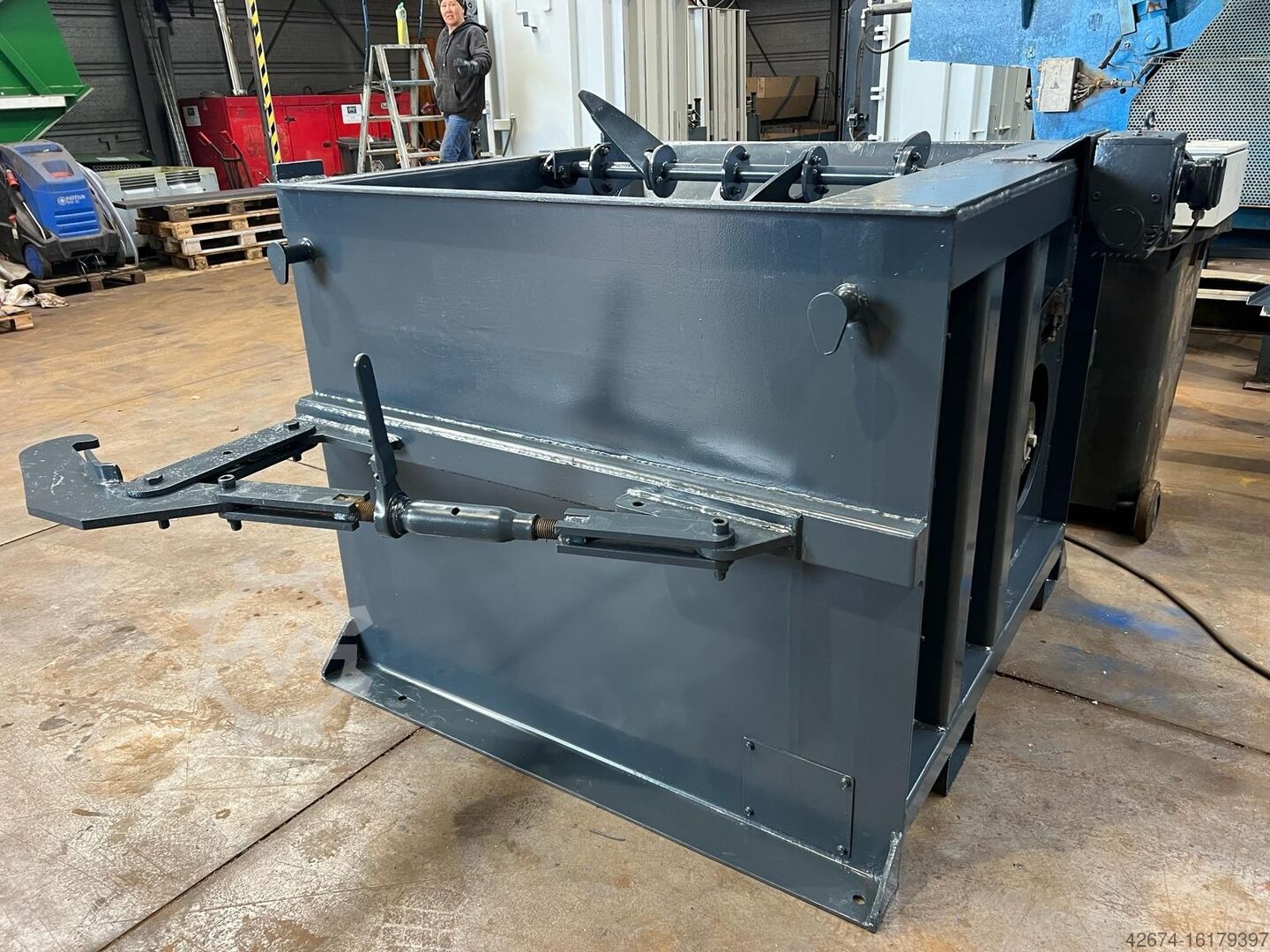 Presto SPN15 - Used Worm press with funnel listed on Used-Machines.com ⚙️