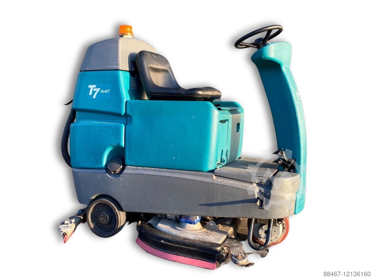 Tennant T7 - Used Scrubber listed on Used-Machines.com ⚙️