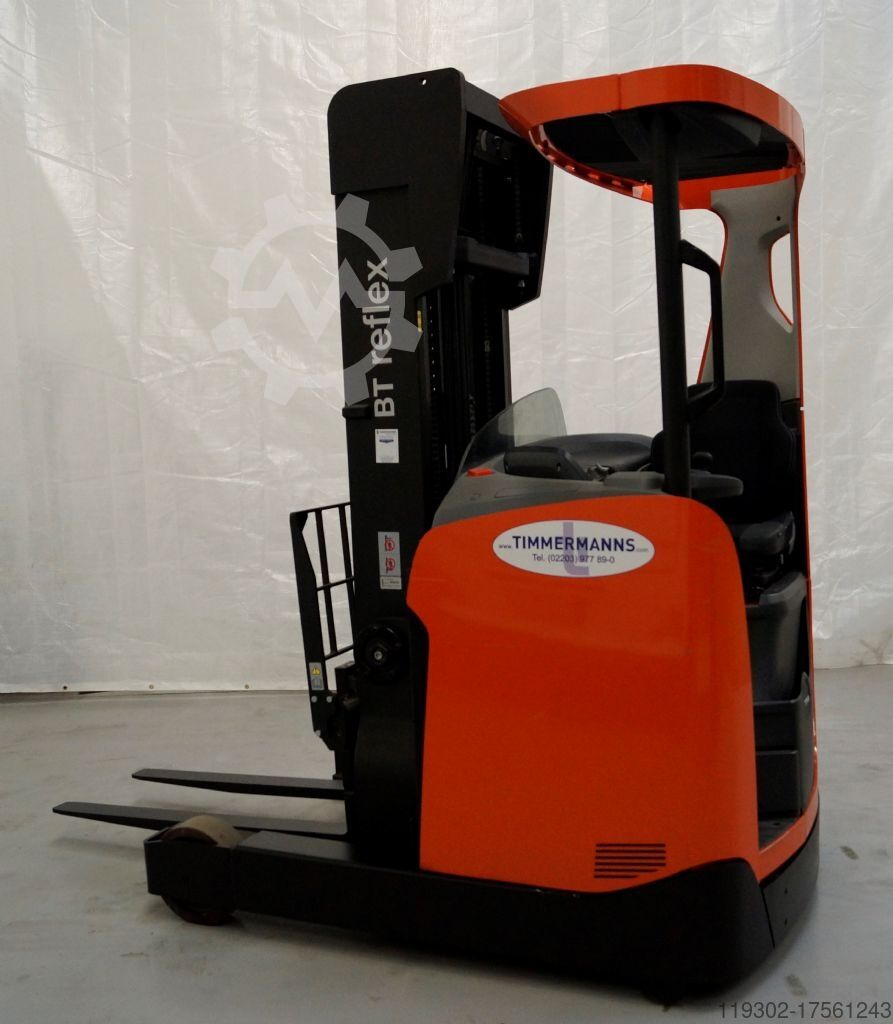 🏷️ Toyota RRE160H - used Reach Truck for sale on Used-Machines.com ⚙️