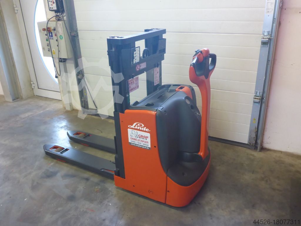 🏷️ Linde D08 - used High Lift stacker for sale on Used-Machines.com ⚙️