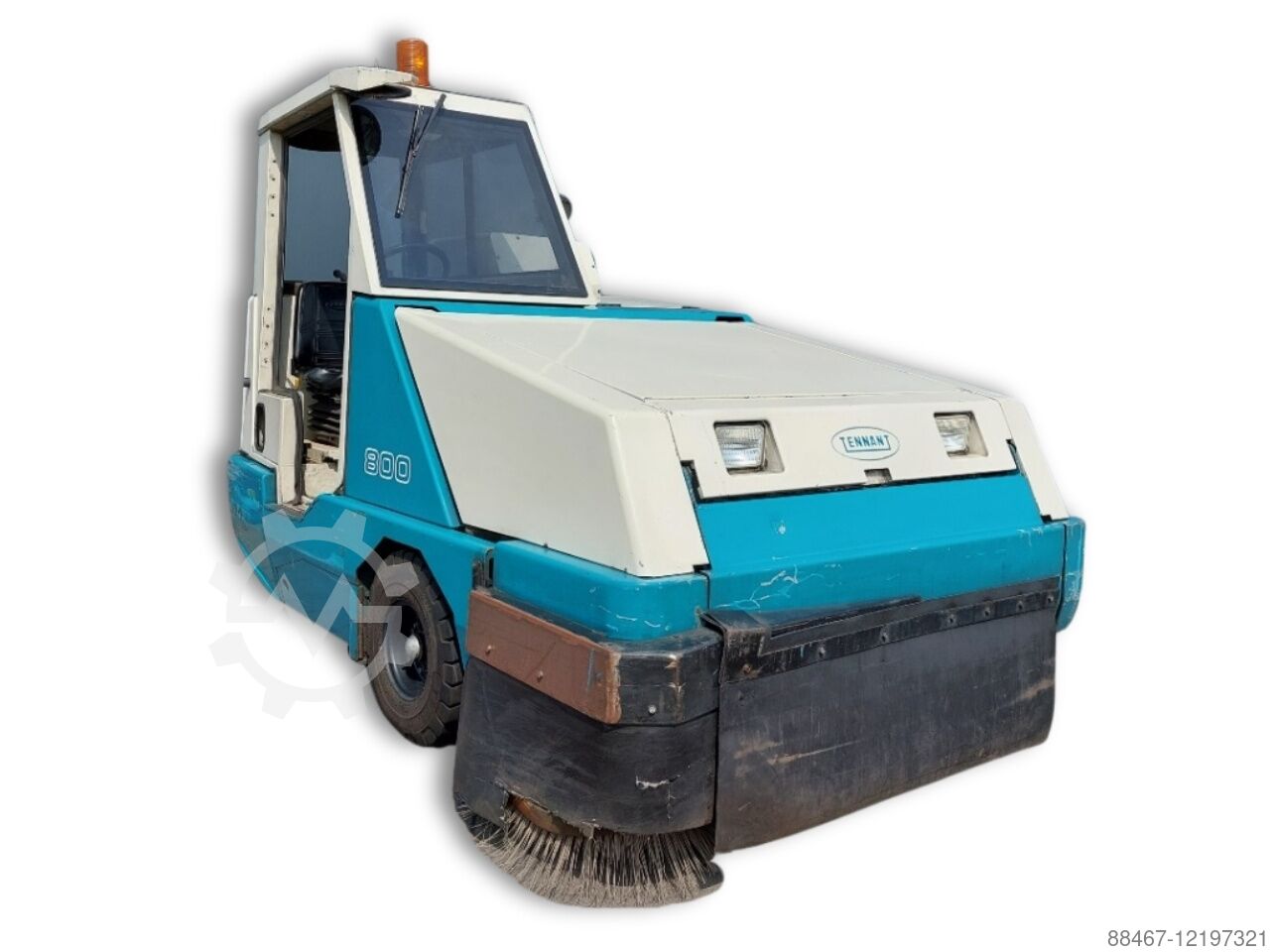 Tennant 800 - Used Sweeper listed on Used-Machines.com ⚙️
