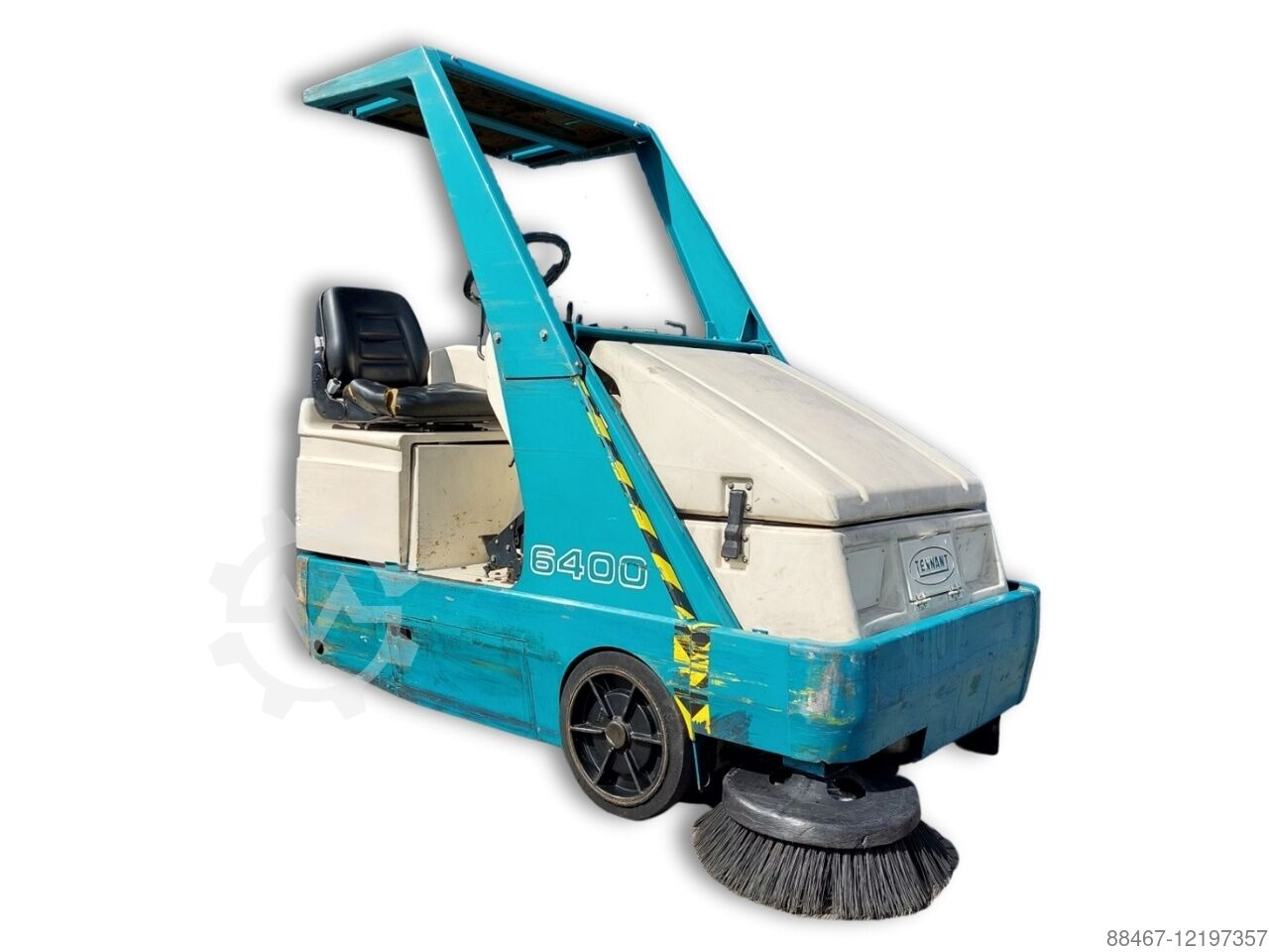 🏷️ Tennant 6400 - used Sweeper for sale on Used-Machines.com ⚙️