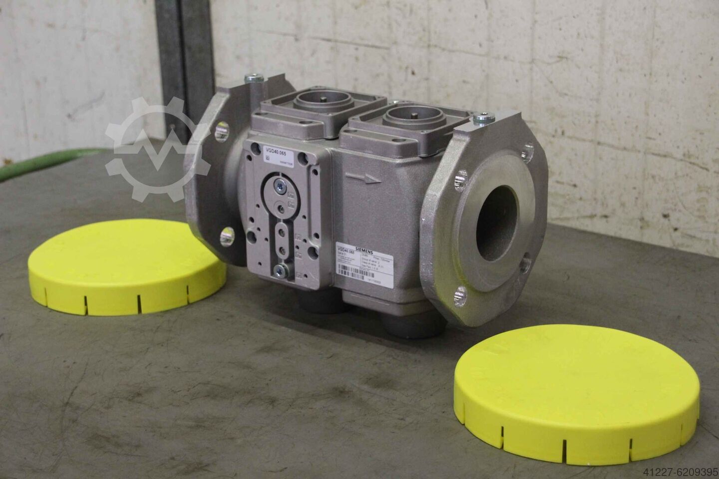 Siemens VGD40.065 - Used Gas dip valve listed on Used-Machines.com ⚙️