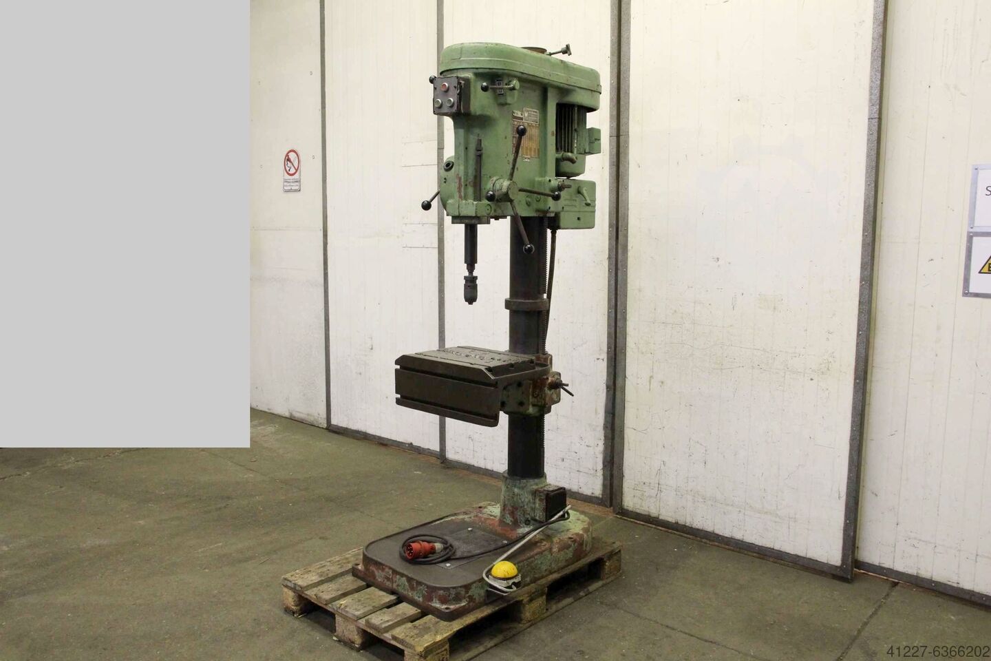 🏷️ TOS VS32A - used Stand drill MK4 for sale