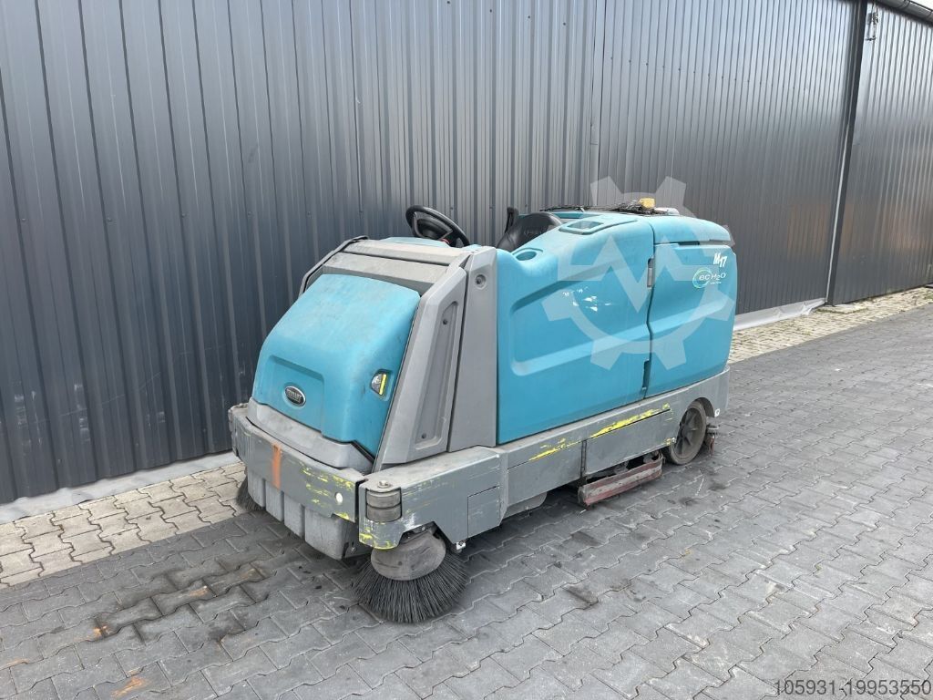 Tennant M17 - used Sweepers and vacuum cleaning machine for sale