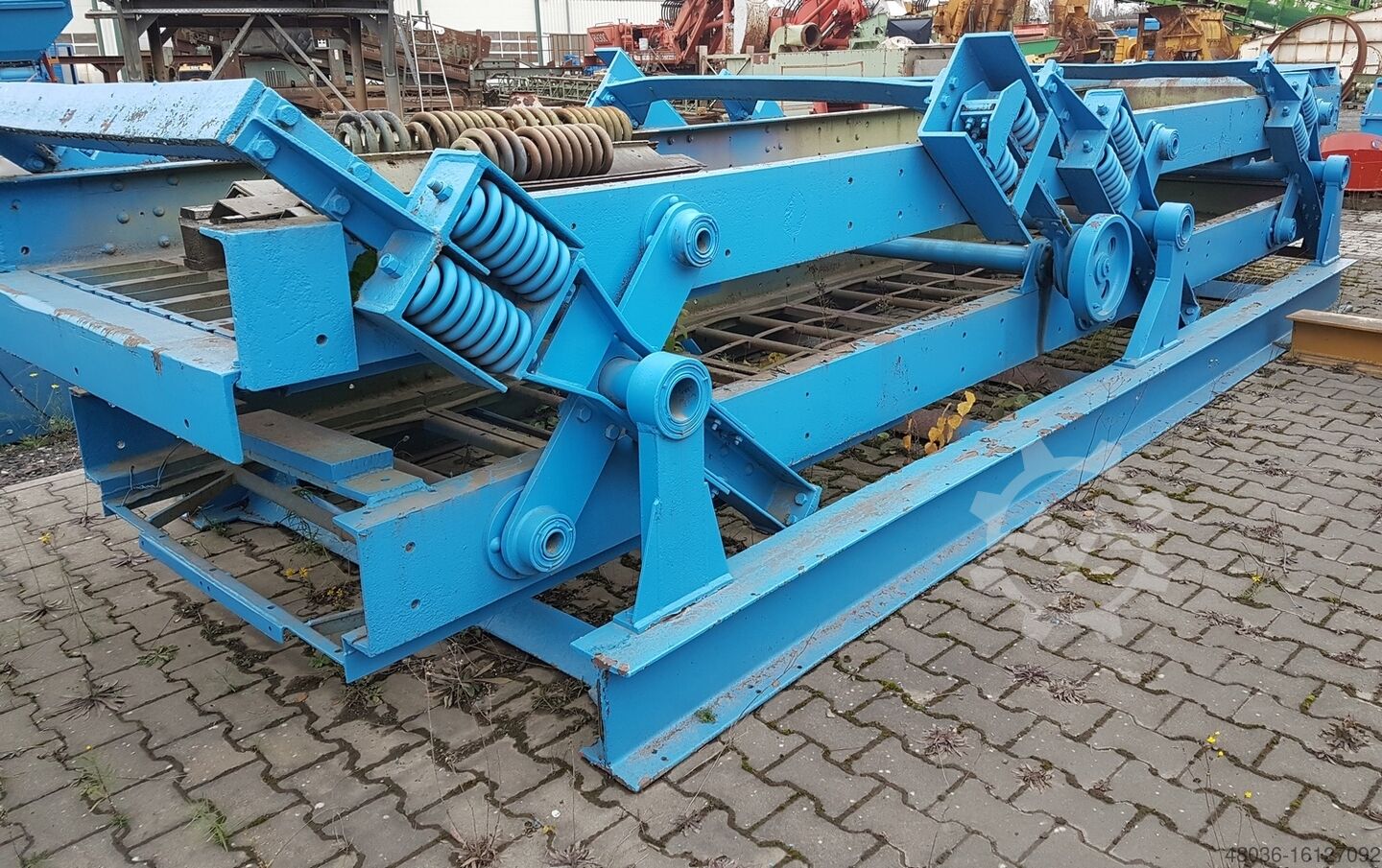 🏷️ Binder Resonanzsieb - used Double-deck screening machine for sale on ...